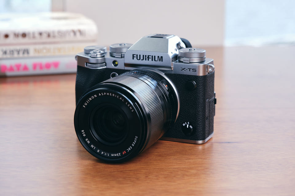 一眼レフとデジカメの違いは？ミラーレス、コンデジなど初心者向けに解説【Snap & Learn vol.8】 | IRODORI by 富士 ...